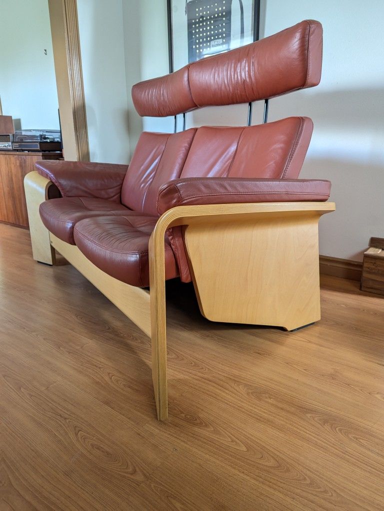 Ekornes pegasus sofa store